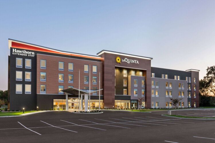 La Quinta Inn & Suites By Wyndham Mount Laurel / Moorestown - Bensalem, PA