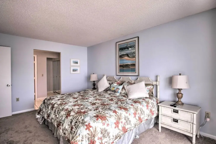 Beachfront Marco Island Resort Condo W/ Pool! - Marco Island, FL