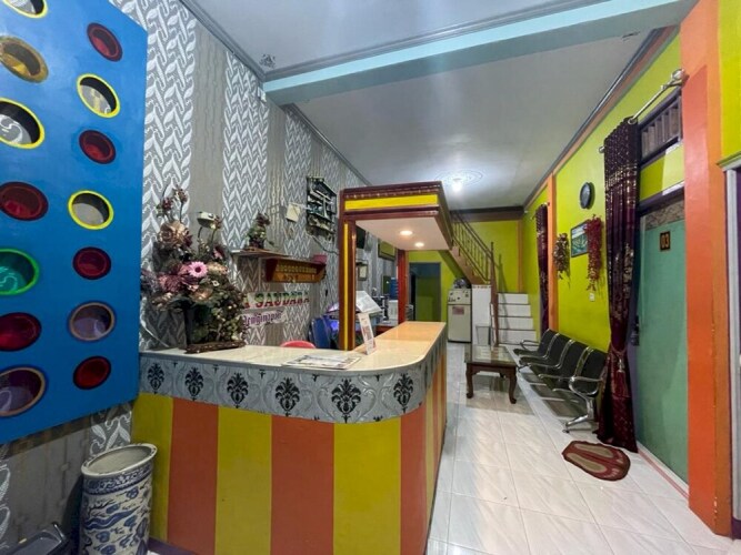 Oyo 93308 Lima Saudara Syariah - Padang