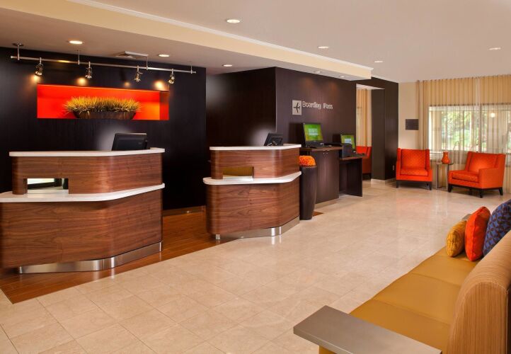 Courtyard By Marriott New Orleans Covington/mandeville - Covington