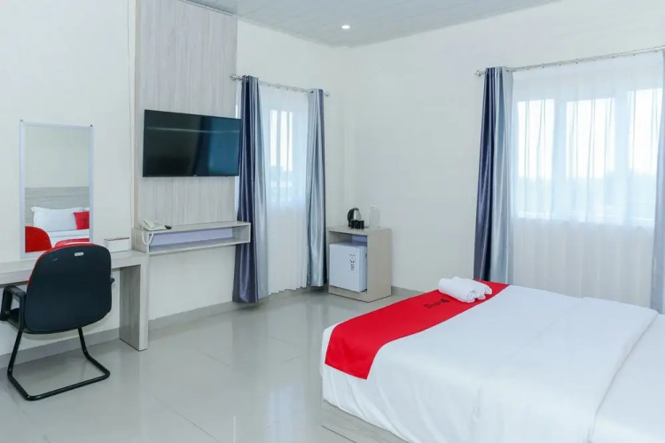 Reddoorz Plus @ Gng Hotel El Tari Airport Kupang - Kupang