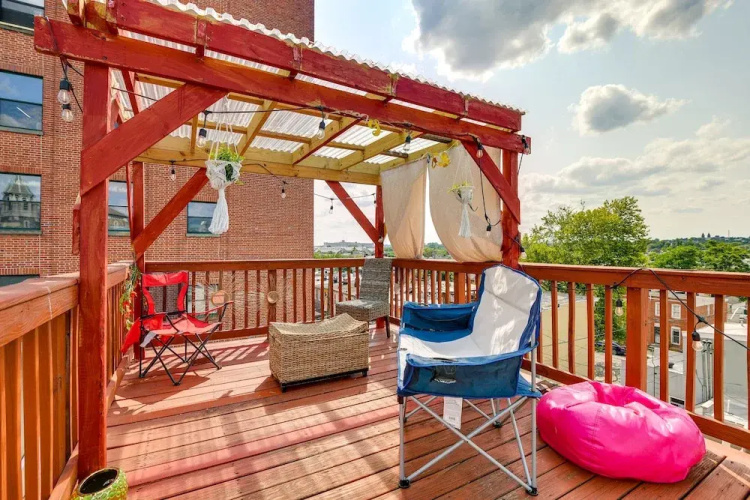Quirky Baltimore Townhome ~ 2 Mi To Inner Harbor - Baltimore, MD