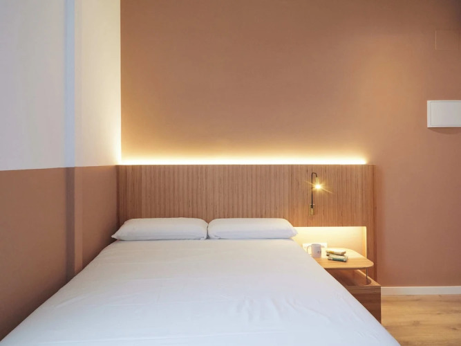 Ola Living Hostal Tetuan - Madrid