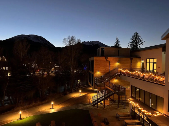 The Block Hotel & Commons - Colorado