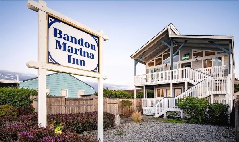 Bandon Marina Inn - Bandon, OR