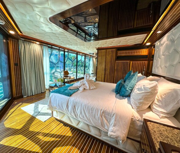 Overnight Super Yacht Experience - Orchid - Dubai Marina