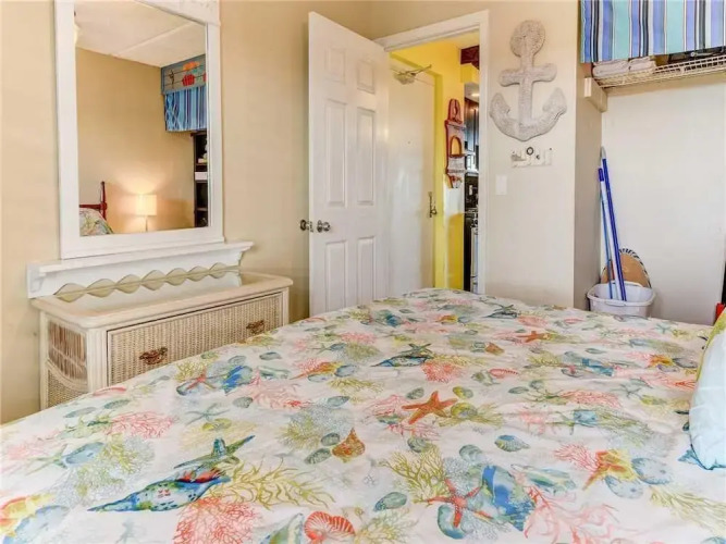 Beachers Lodge 307 - One Bedroom Condo - Crescent Beach, FL