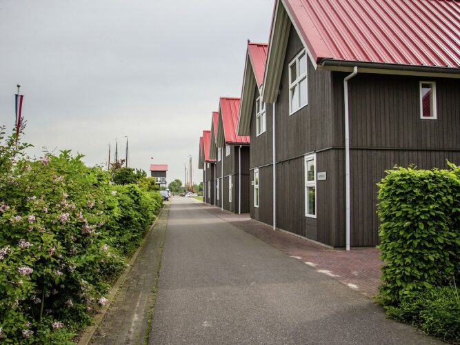 Cosy Holiday Home With Microwave In The Centre Of Terherne - Friesland
