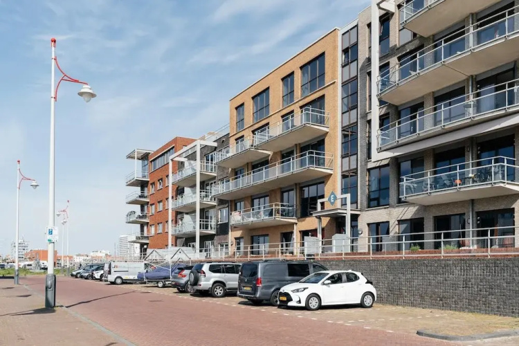 Beach Escape In Scheveningen - Den Haag