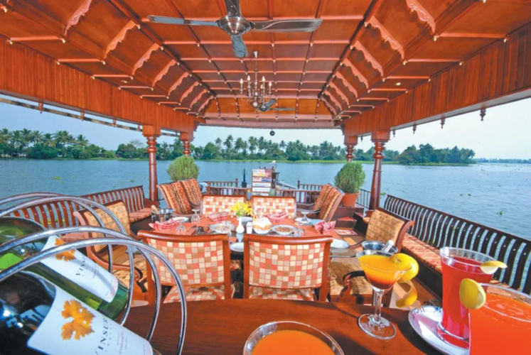 Sterling Houseboats Lake Palace Alleppey - Alappuzha