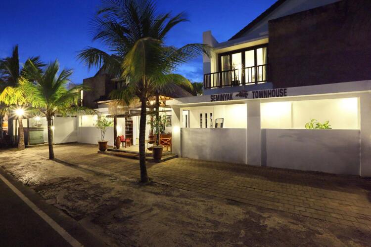 Seminyak Town House - Legian