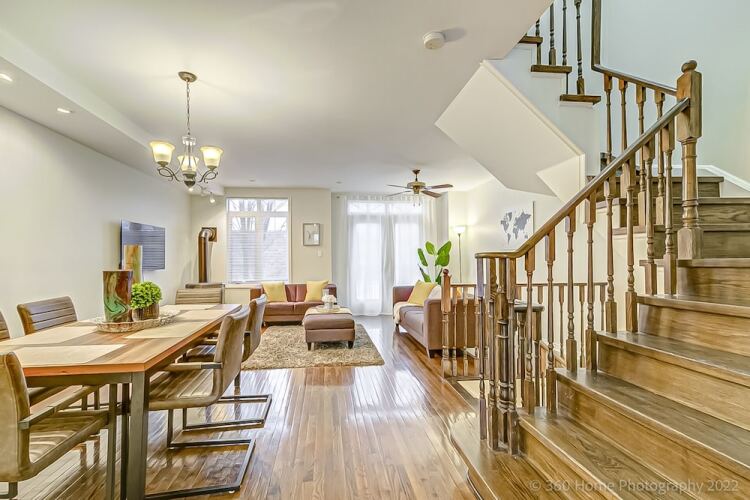 Urban Retreat A Modern 4br Townhouse - Toronto