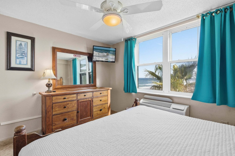 Hawaiian Inn 502 - Daytona Beach