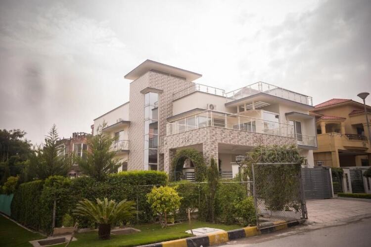 Canadian Inn - Islamabad