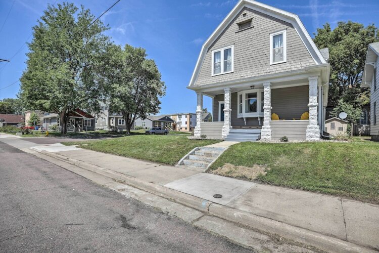 Sioux Falls Abode W/ Fire Pit - 1 Mi To Dtwn! - Palisades State Park, Garretson