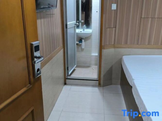 Wide Ever Hostel (Mongkok Mtr Exit E1) - Mong Kok