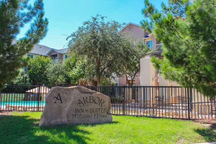 Best Western Lubbock West Inn & Suites - Lubbock