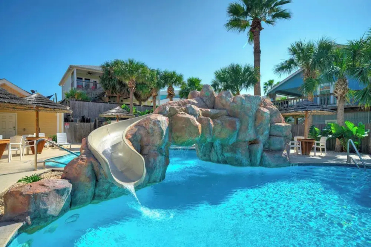Sleeps 29, 3 Homes Beachside Resort Pool, Walk To The Beach - Port Aransas, TX