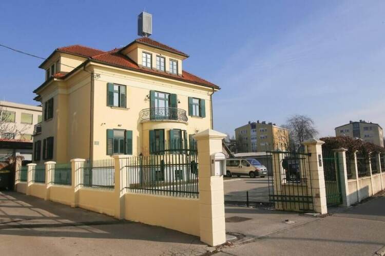 Budget Room Hotel Vila Katrca - Ljubljana