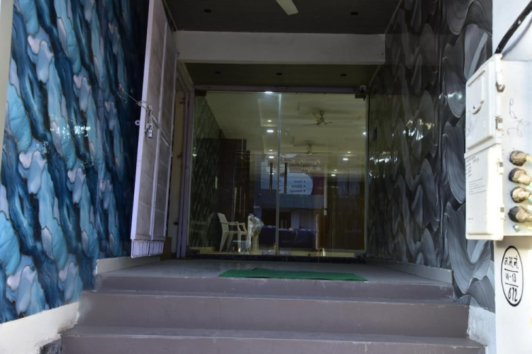 Hotel Emirates Case - Raipur