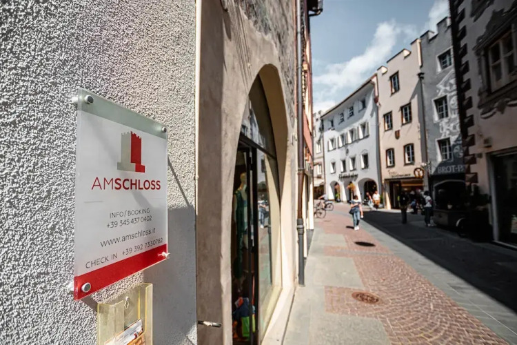 Am Schloss Guest House - Bruneck