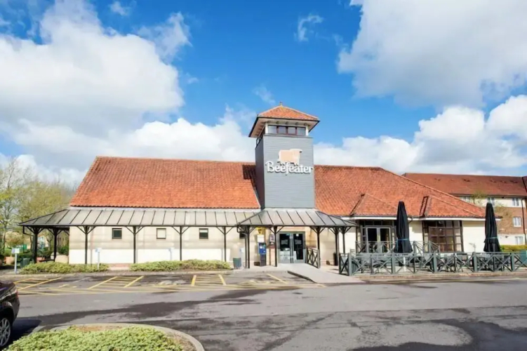 Premier Inn Swindon West - M4 J16 - Swindon
