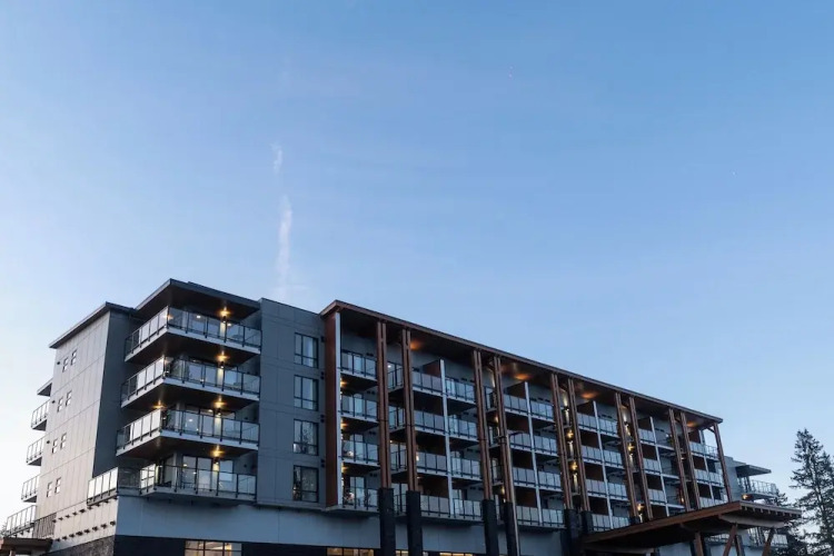 Naturally Pacific Resort - Campbell River