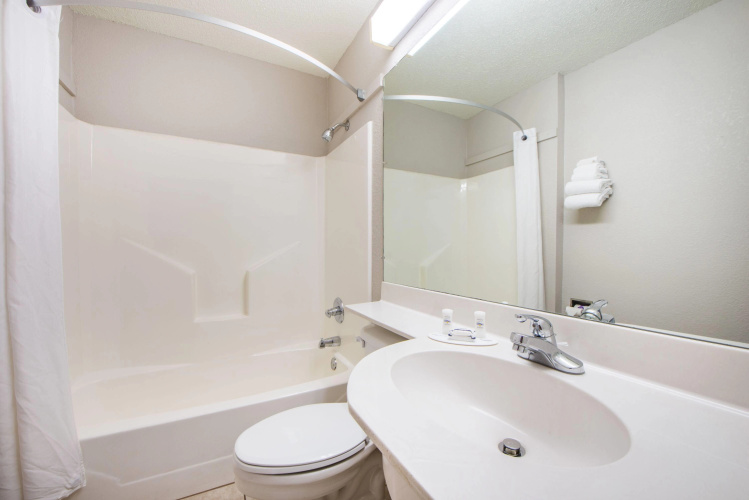 Microtel Inn & Suites By Wyndham Claremore - Oklahoma
