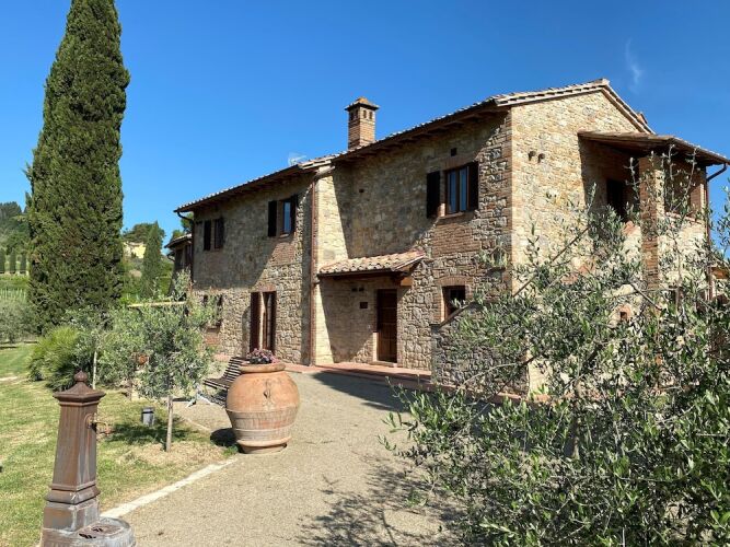 Tenuta Sovestro - Agriturismo E Winery - San Gimignano