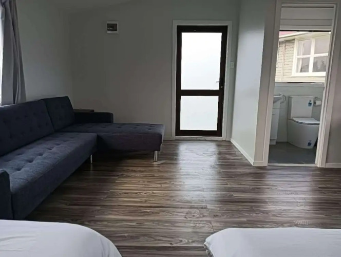 4 Double Beds And 2 Sofa Bed Chalet - Rotorua