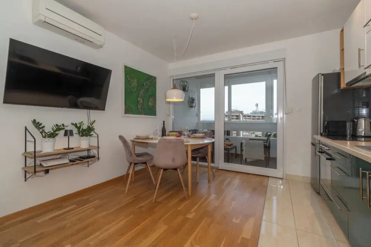 Zozo, Modern Two-bedroom Suite - Split