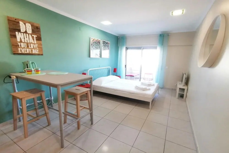 A36 - Avenue Flat In Lagos - Lagos