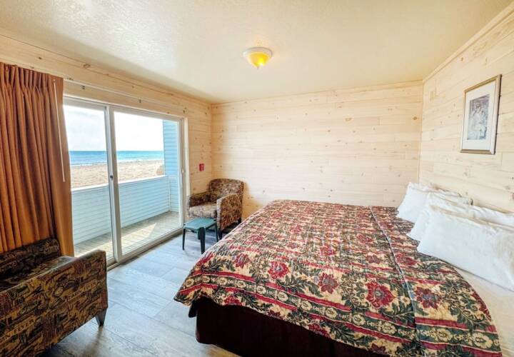 Blue Water Beachfront Hotel & Waterpark - St. Ignace, MI