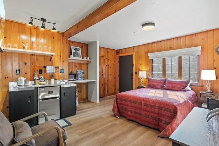 Timber Lodge Cabin 17 - Colorado Springs, CO