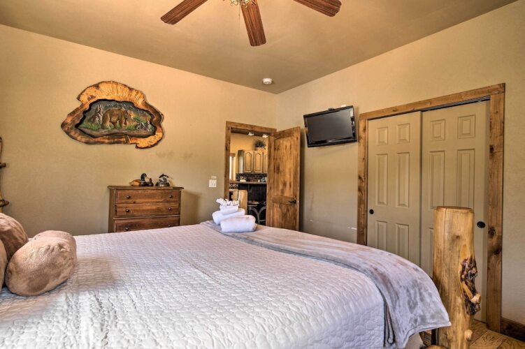 Cripple Creek Mountain Getaway W/ Hot Tub & Views! - Cripple Creek, CO