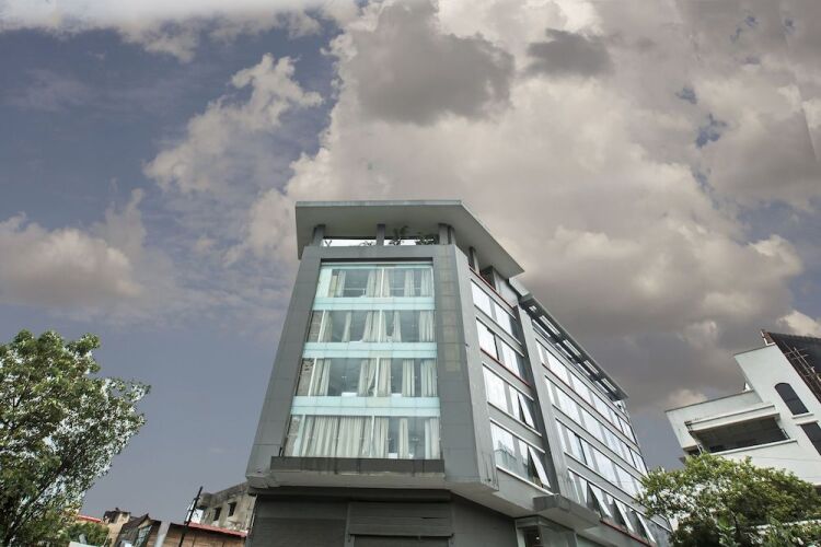 Uptown Hotel - Nagpur
