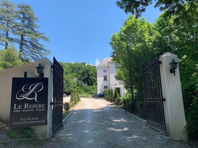 Hotel Restaurant Le Repère - Isère
