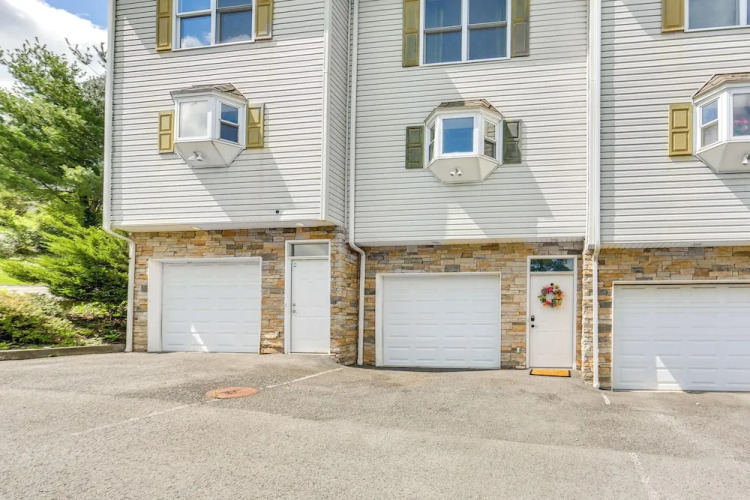 Chic Morgantown Vacation Rental - 2 Mi To Wvu! - Morgantown, WV