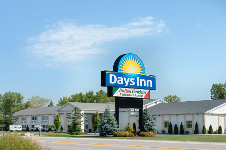 Days Inn Fremont - Fremont, OH