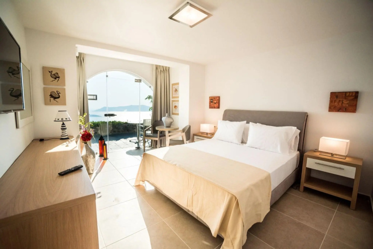 Kratiras View Luxury Suites - Santorini