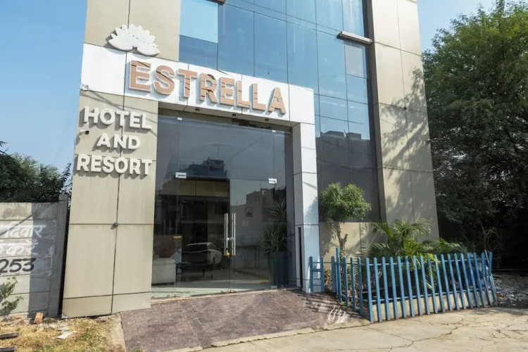 B&b Estrella Hotel And Resort - Indore
