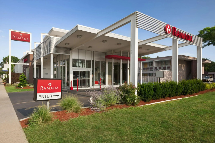 Ramada By Wyndham Rockville Centre - Garden City, NY