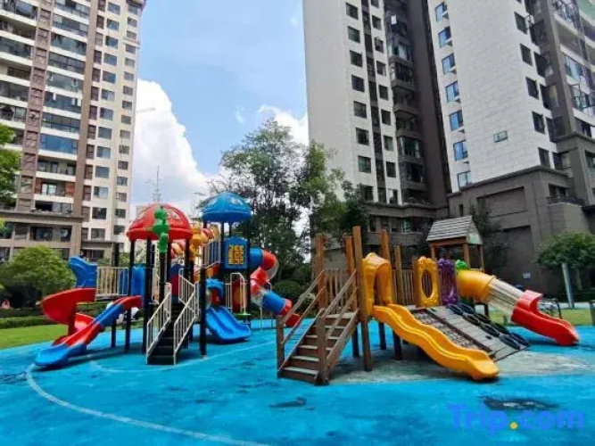 Tumeiji Cinema-style Homestay (Zunyi Wuyue Plaza) - Zunyi
