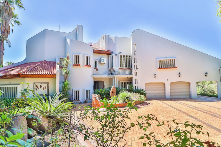 Cascade Villa Guesthouse - Secunda