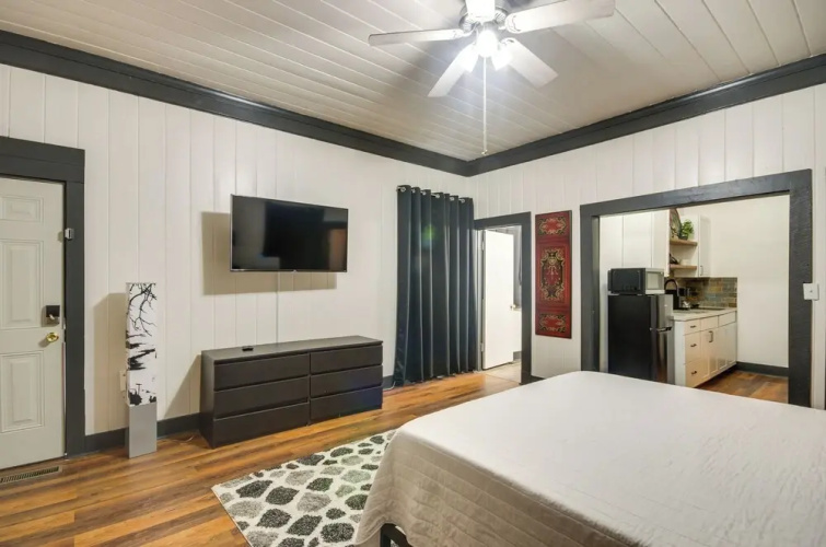 Modern Greenwood Studio < 1 Mi To Downtown! - Greenwood, MS