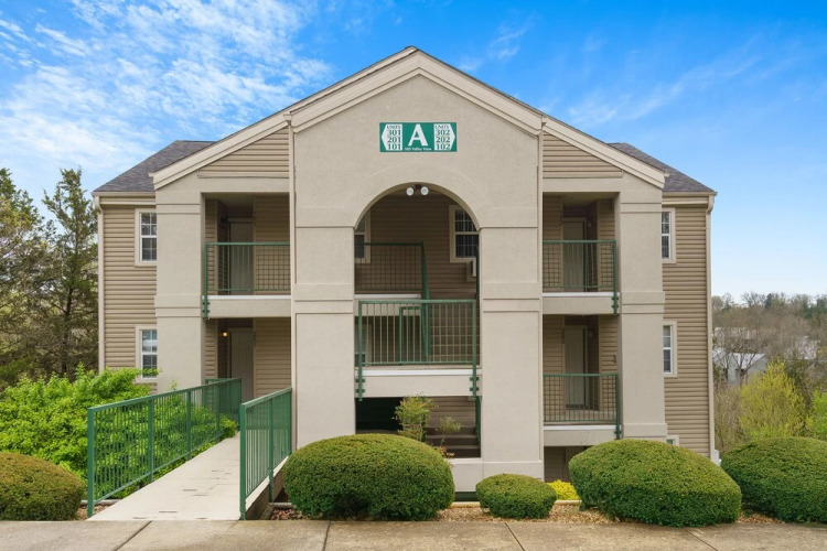 Valley View Retreat - Holiday Hills Branson - Golf Resort -Outdoor Pools - Branson, MO