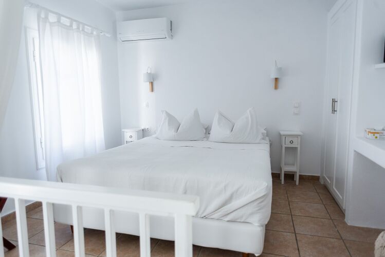 Kostantakis Cave Winery Residence - Milos