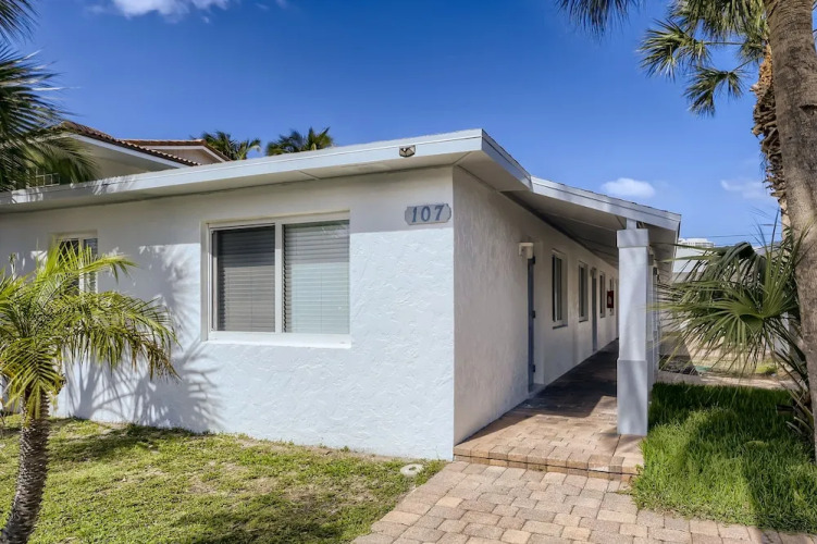 Singer Island Inn - Palm Beach Gardens, FL