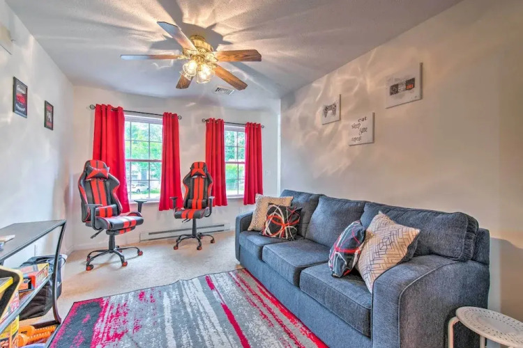 Jacuzzi & Resort Amenities: Tobyhanna Family Home! - Mount Pocono, PA