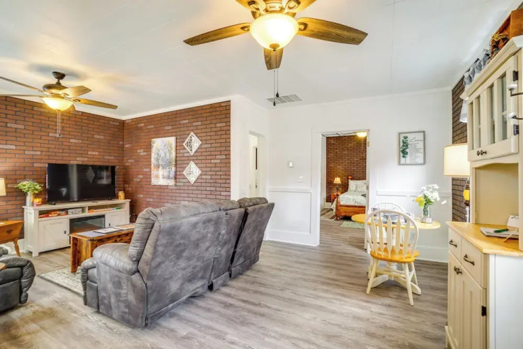 Quaint Mt Vernon Cottage Near Historic Dtwn! - Mount Vernon, OH